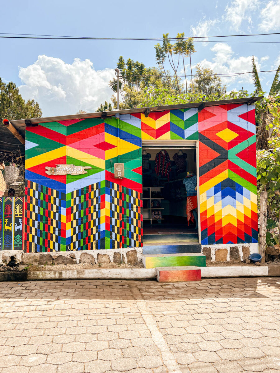 A Complete Guide to San Juan la Laguna: Lake Atitlan's Colorful Mayan ...